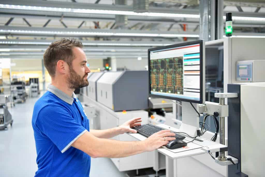 Ways that Production Line Software can improve productivity | visTABLE®