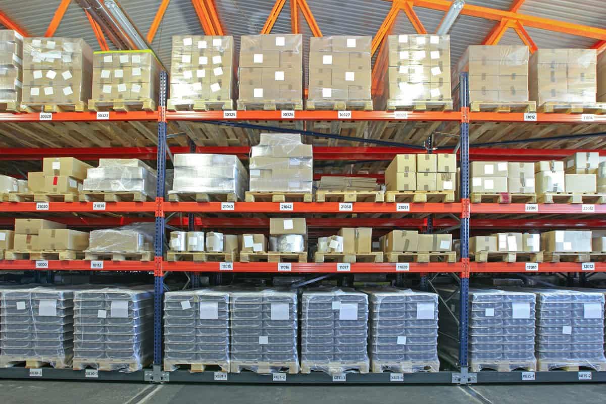 How to integrate industrial racking into warehouse planning? | visTABLE®